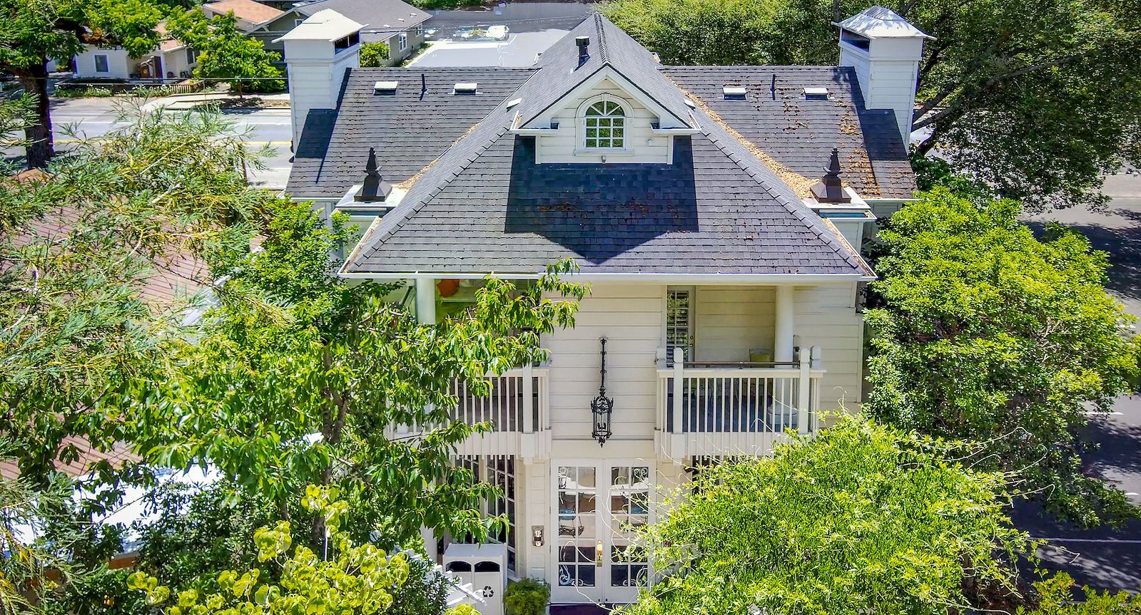 Boutique Hotel In Downtown Calistoga| The Bergson