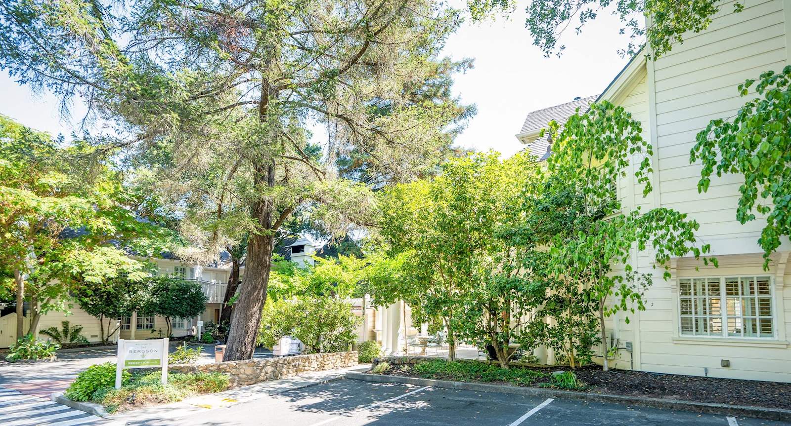 Hotel In Napa Valley| Downtown Calistoga| The Bergson